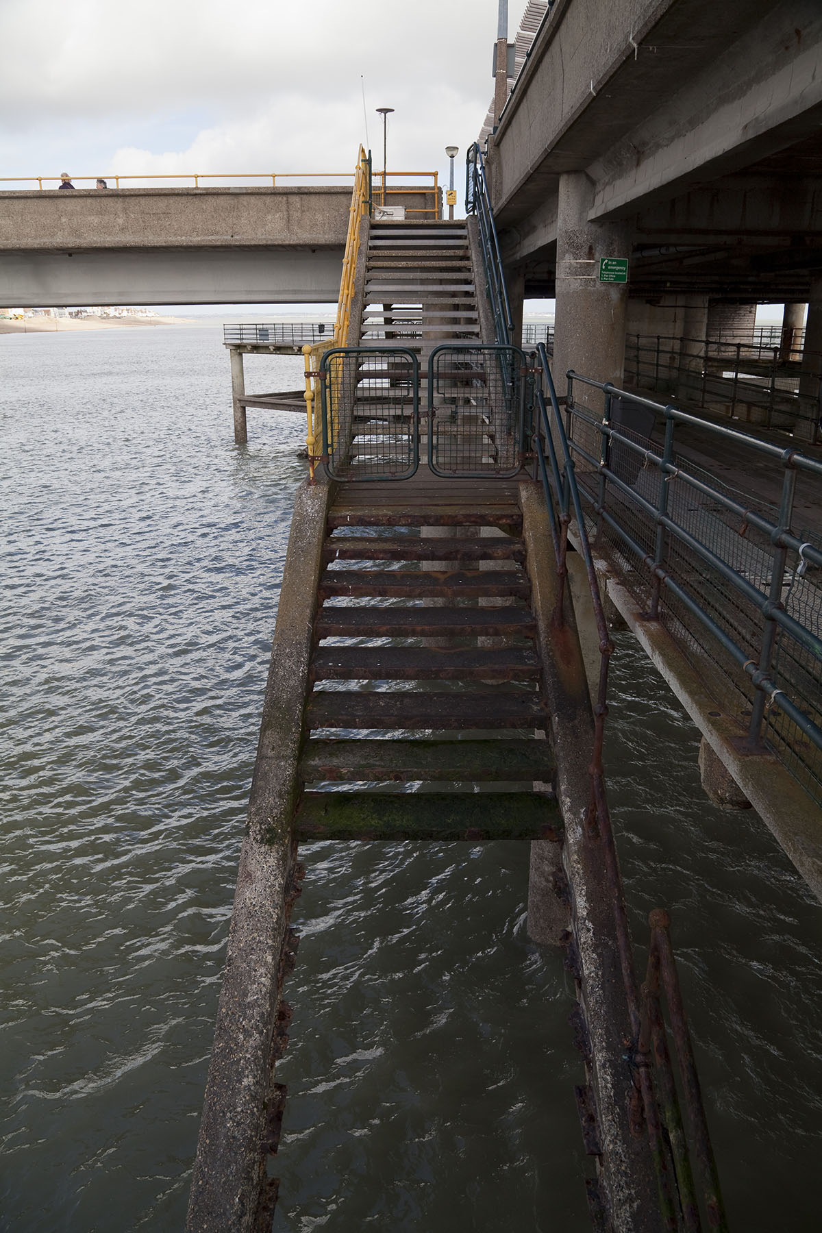 Deal Pier | neOnbubble