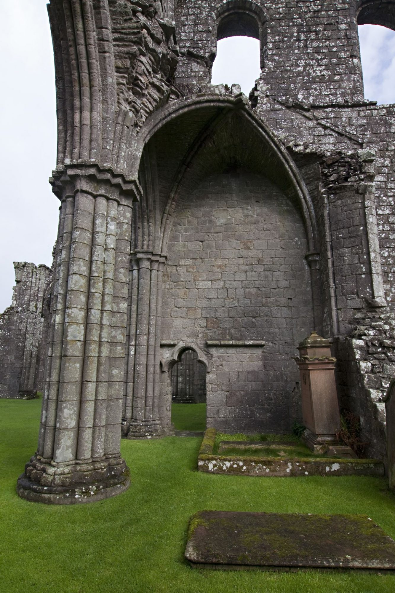 Dundrennan Abbey | neOnbubble