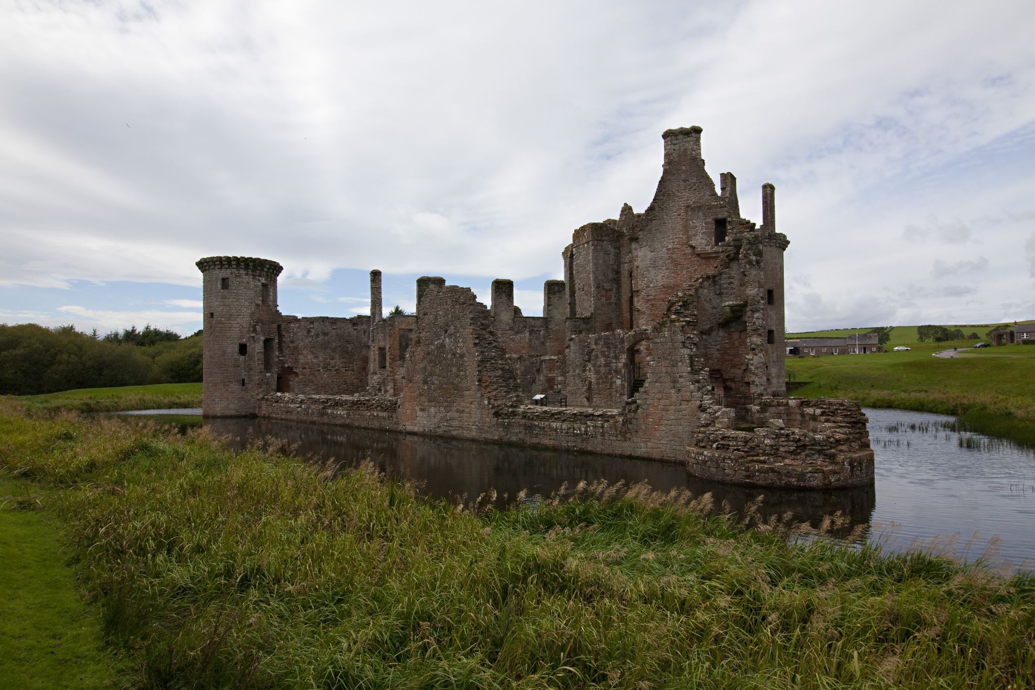 Caerlaverock Castle | neOnbubble