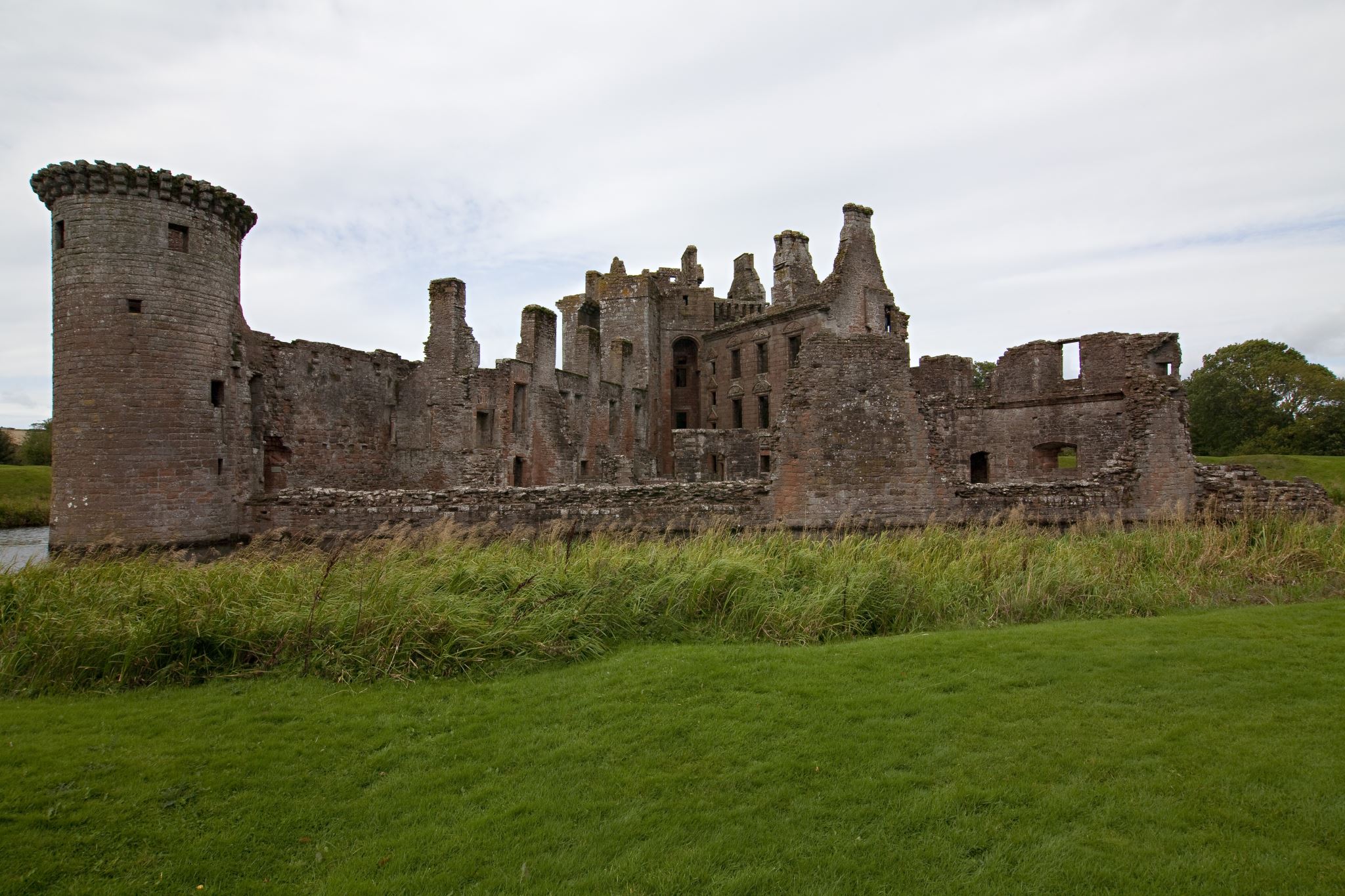 Caerlaverock Castle | neOnbubble