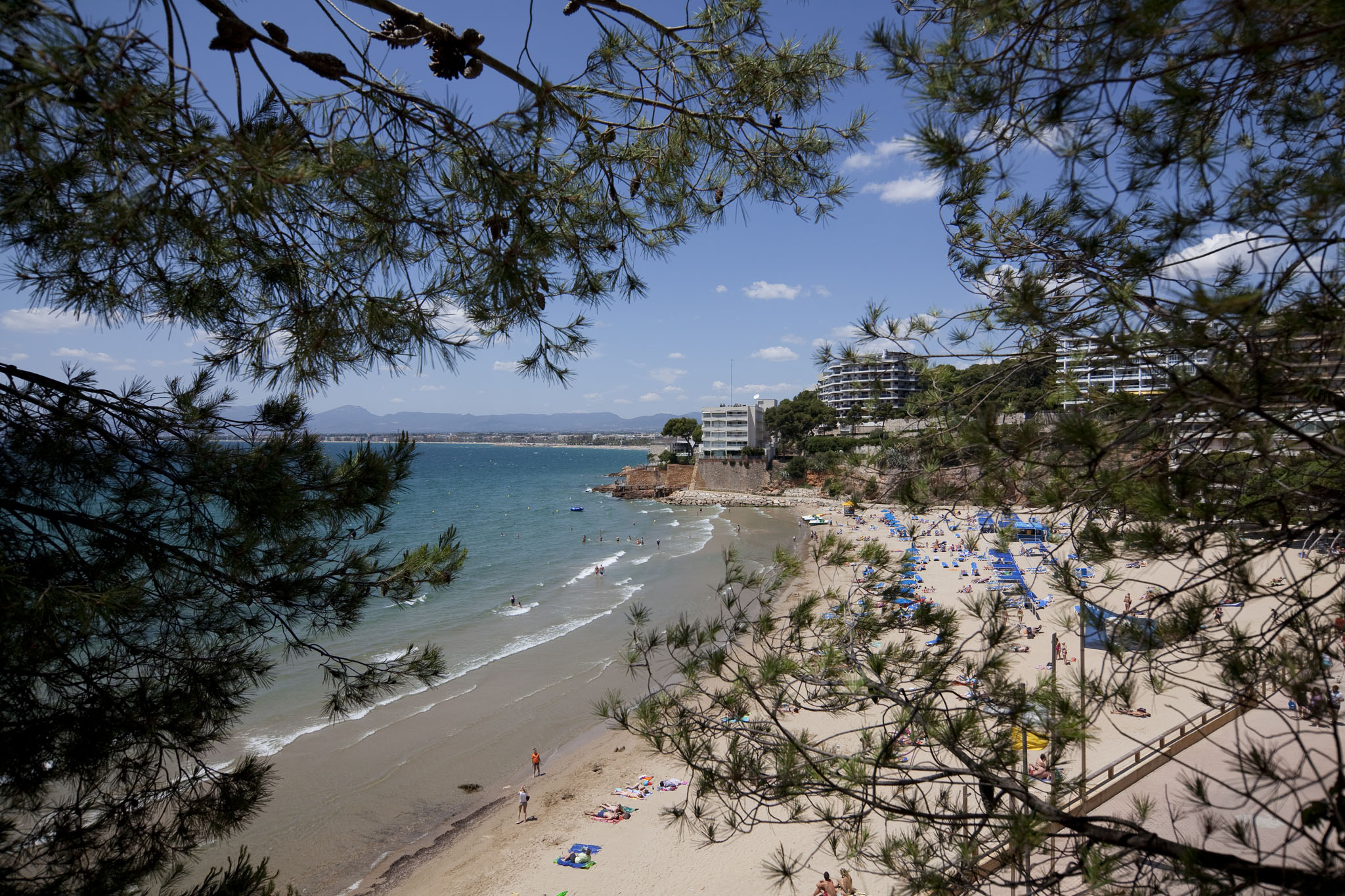 Salou Coastline & Beach | neOnbubble