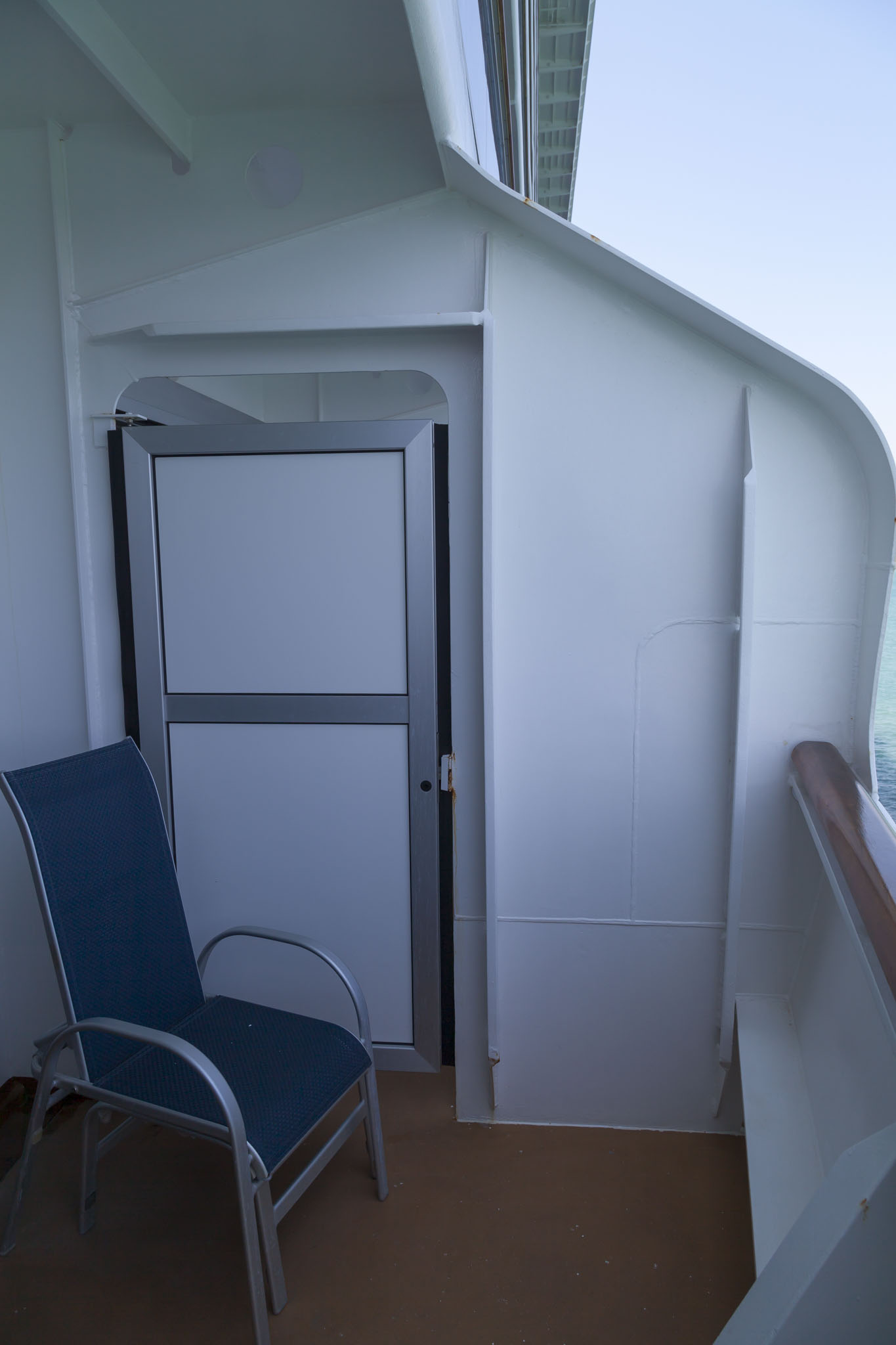 Review: The Royal Princess Cruise Ship | neOnbubble