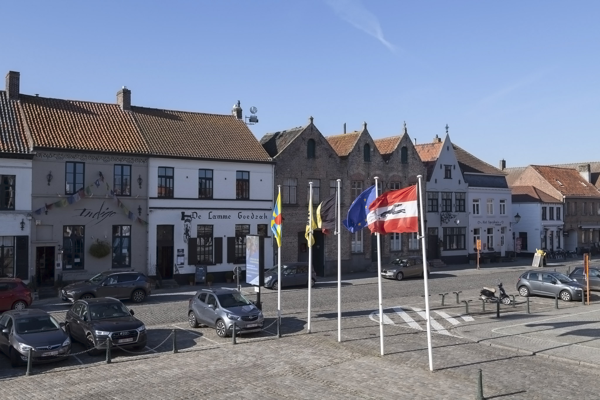 Damme, Belgium | neOnbubble