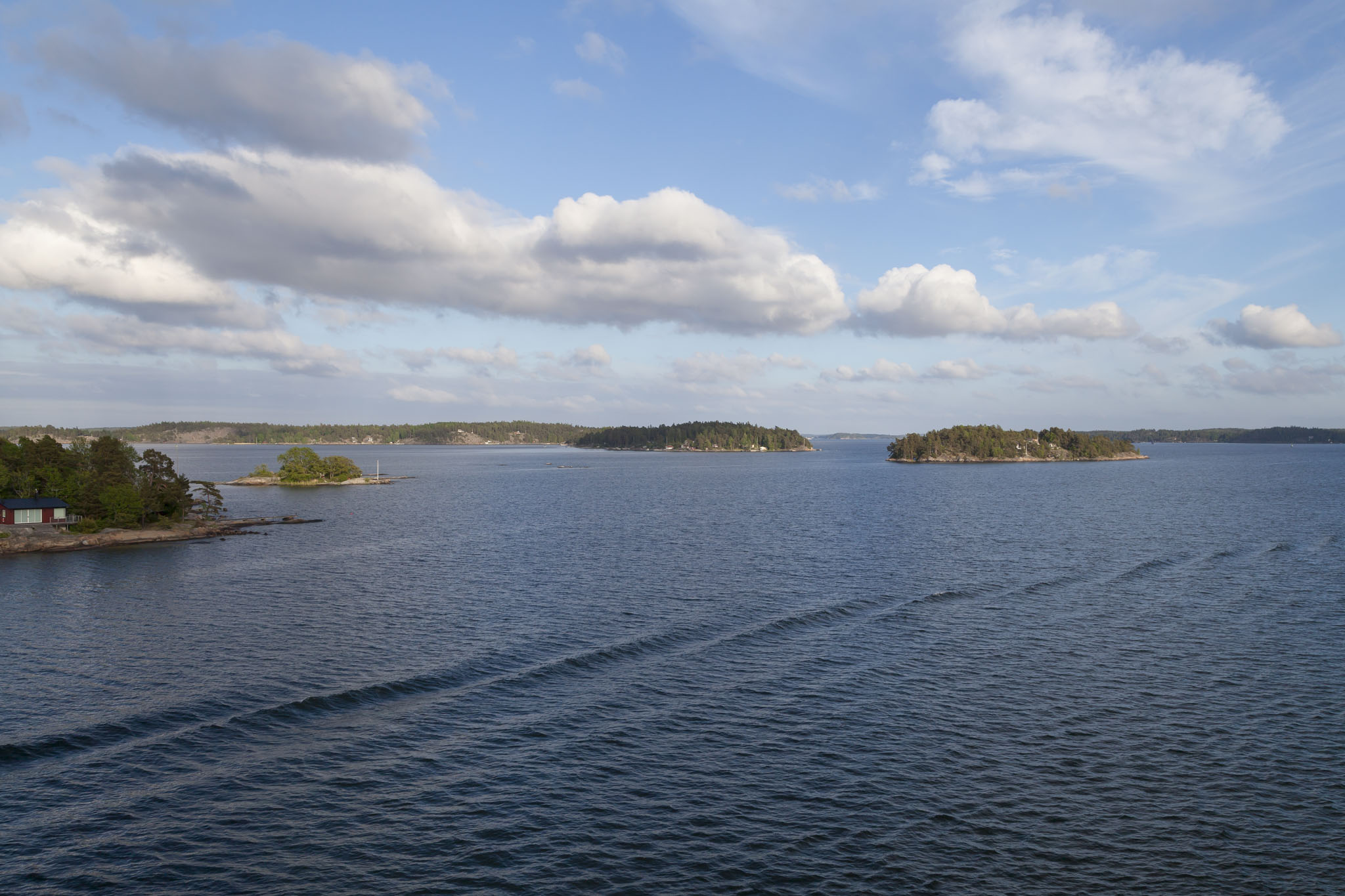 Cruising The Stockholm Archipelago | neOnbubble