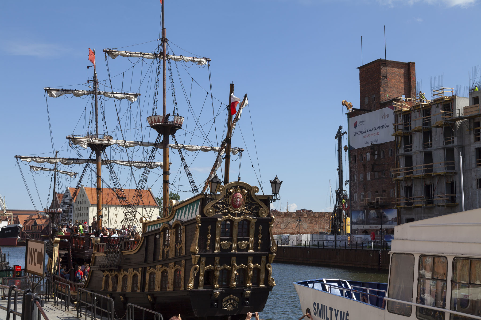 A Walking Tour Of Gdańsk, Poland | neOnbubble
