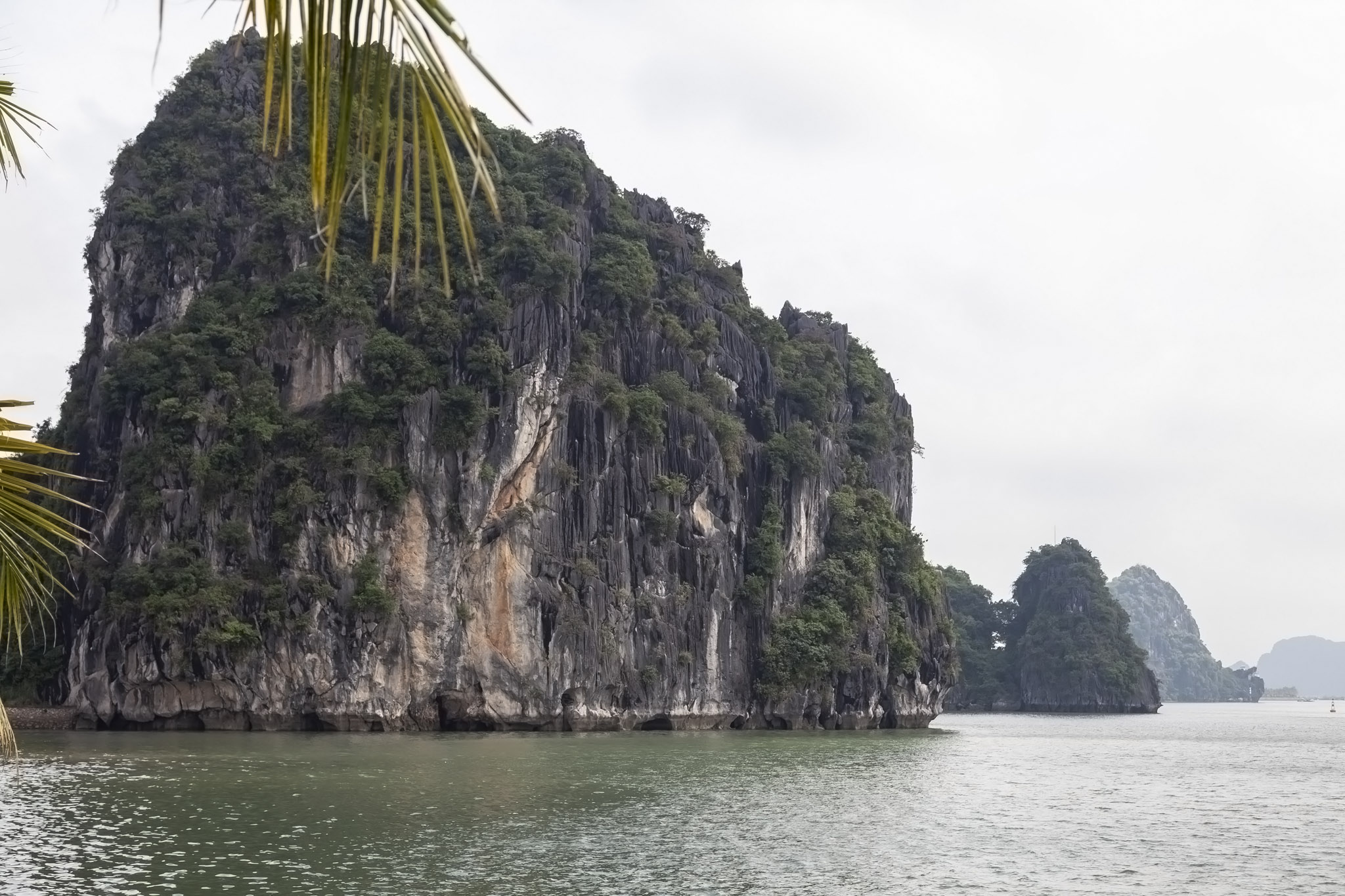Walking Around Ha Long Bay | neOnbubble
