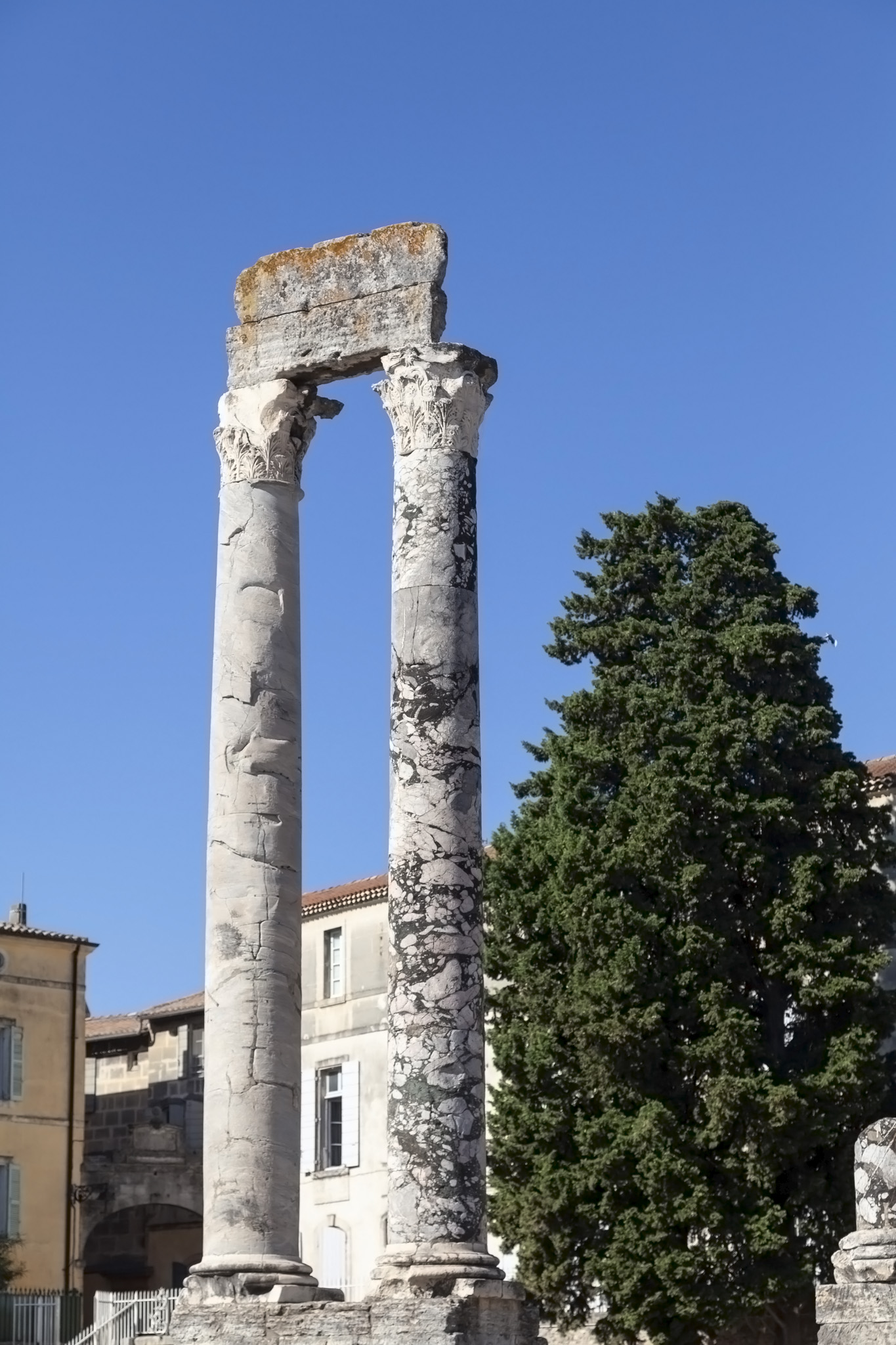 Excursion: Van Gogh And The Arles Amphitheatre | neOnbubble