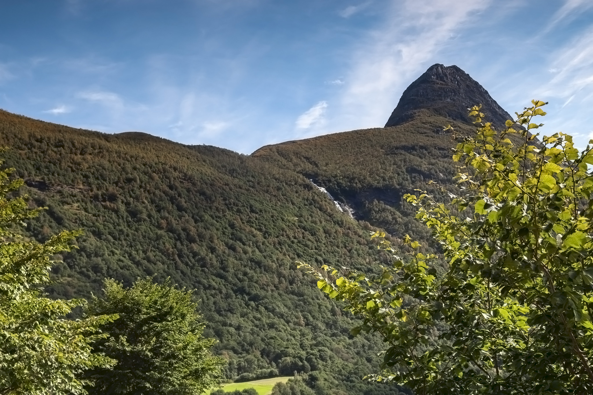 Geiranger Hiking Excursion, Norwegian Fjords | neOnbubble
