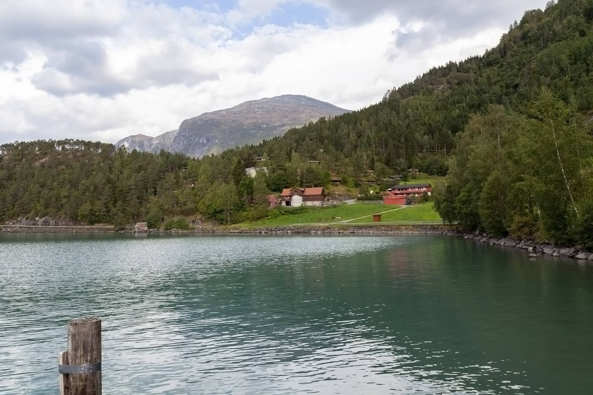 Lovatnet Lake And Kjenndal Glacier Excursion | neOnbubble