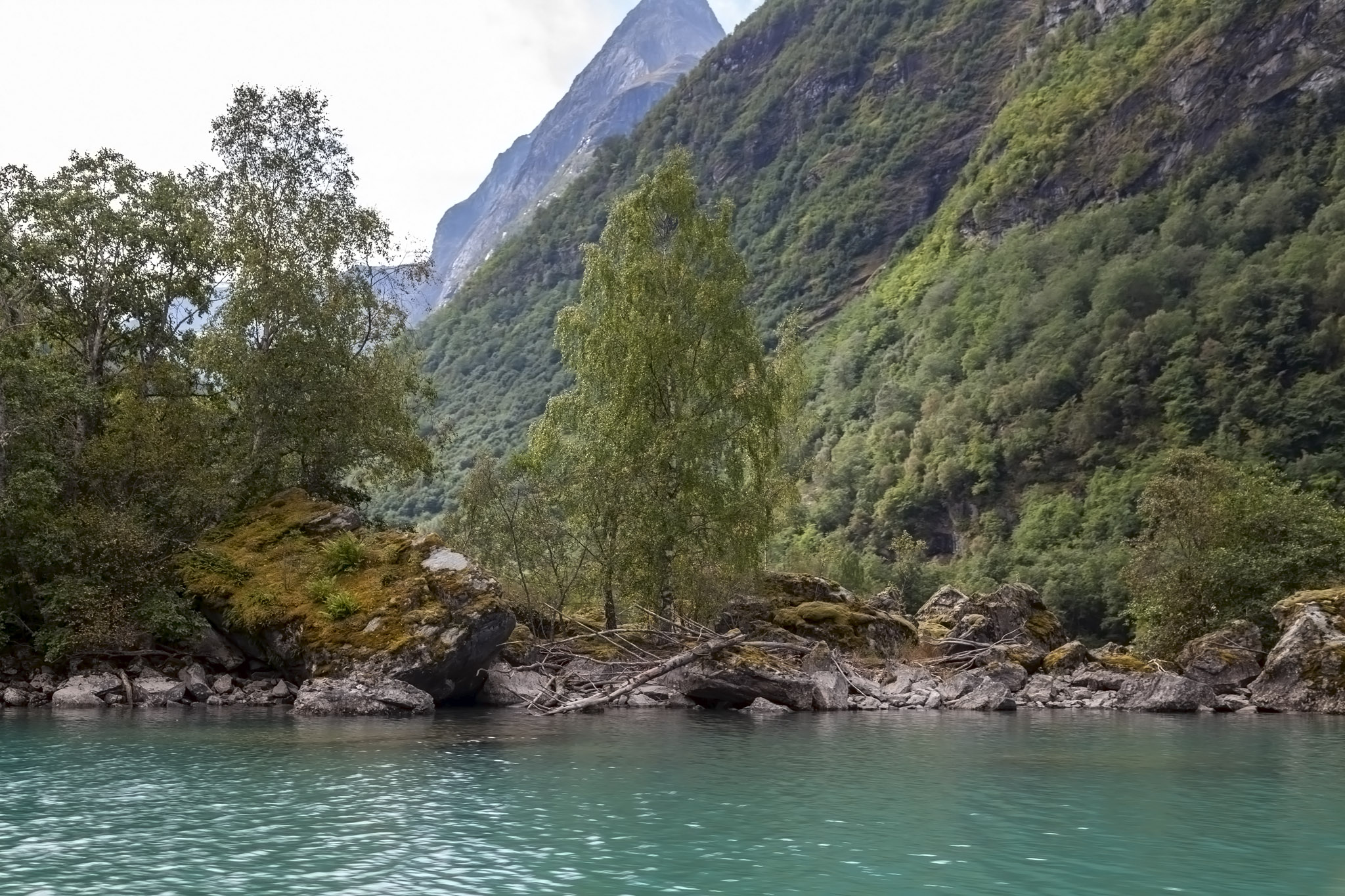 Lovatnet Lake And Kjenndal Glacier Excursion | neOnbubble