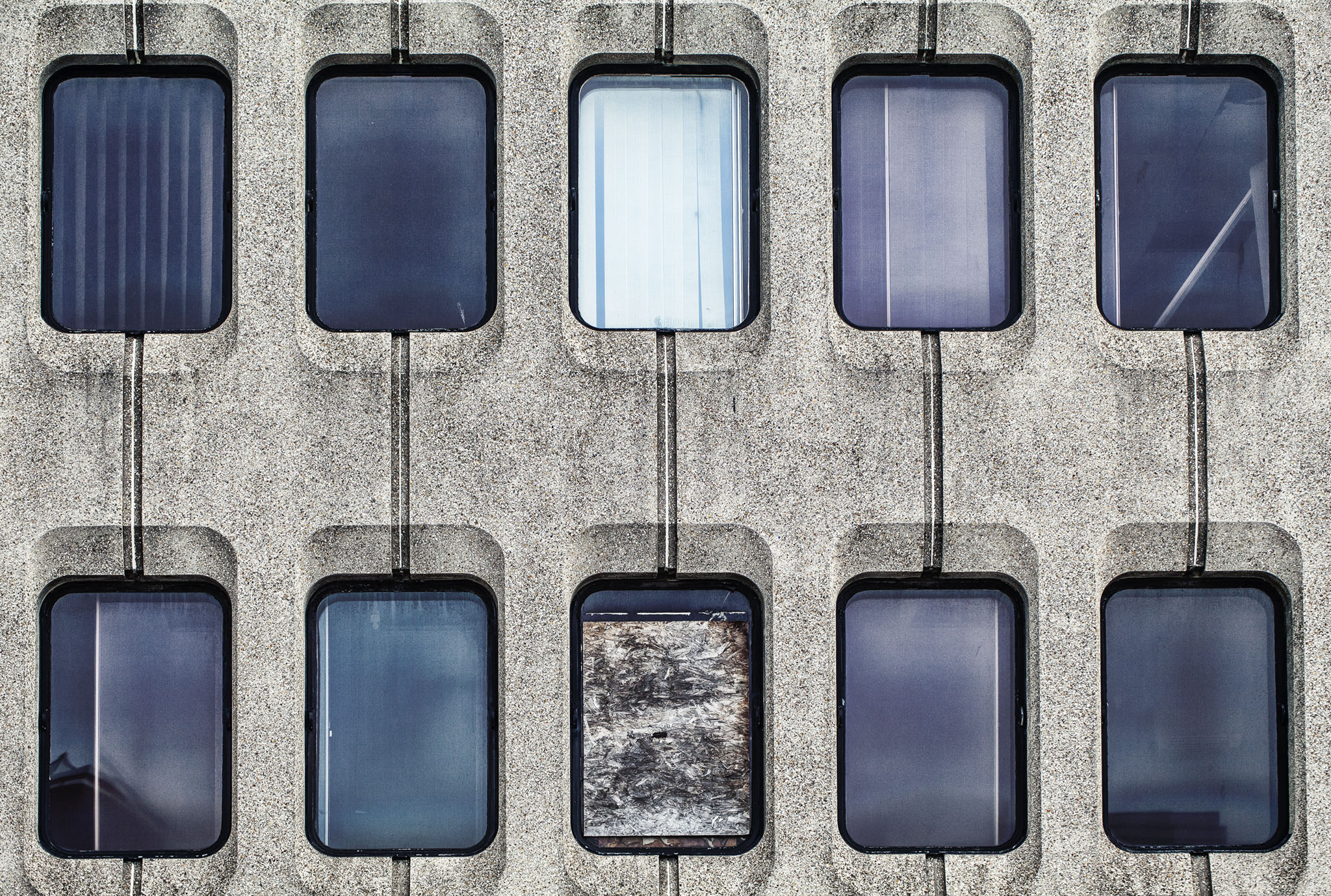 Photo: Portland Terrace Brutalist Windows | neOnbubble