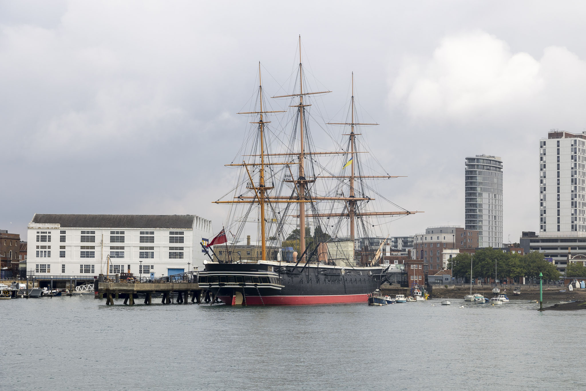 Paddle Steamer Waverley From Portsmouth To The Isle Of Wight | neOnbubble